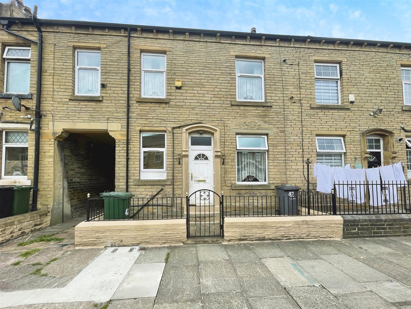 3 Bed, 1 Bath Property For Sale in Pembroke Street, BD5 7HD